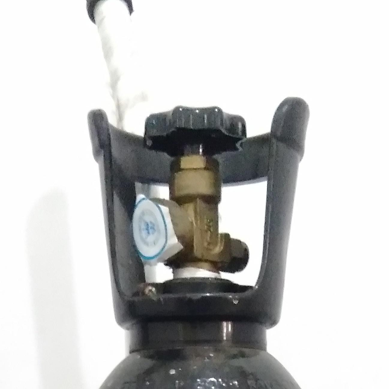 Jual Tabung Oksigen Kecil (roda, manometer+selang) dari PT Berkah Usaha ...